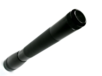 MINI MAGLITE LED 3AA ミニ・マグライト LED 3AA 単3アルカリ電池×3本使用